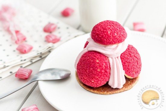 Saint Honoré aux fruits rouges : framboise, fraise des bois et ...