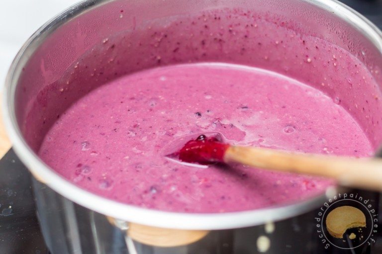 Entremets frais aux fruits rouges et au lait d’amande - Sucre d'Orge et ...