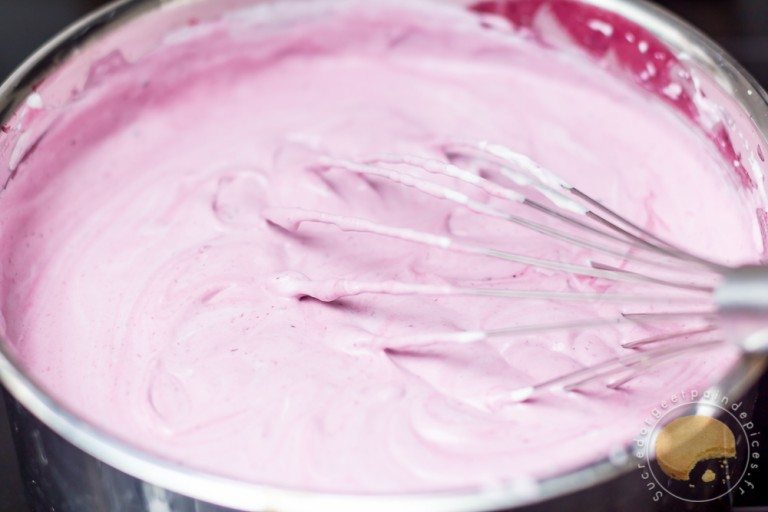 Entremets frais aux fruits rouges et au lait d’amande - Sucre d'Orge et ...